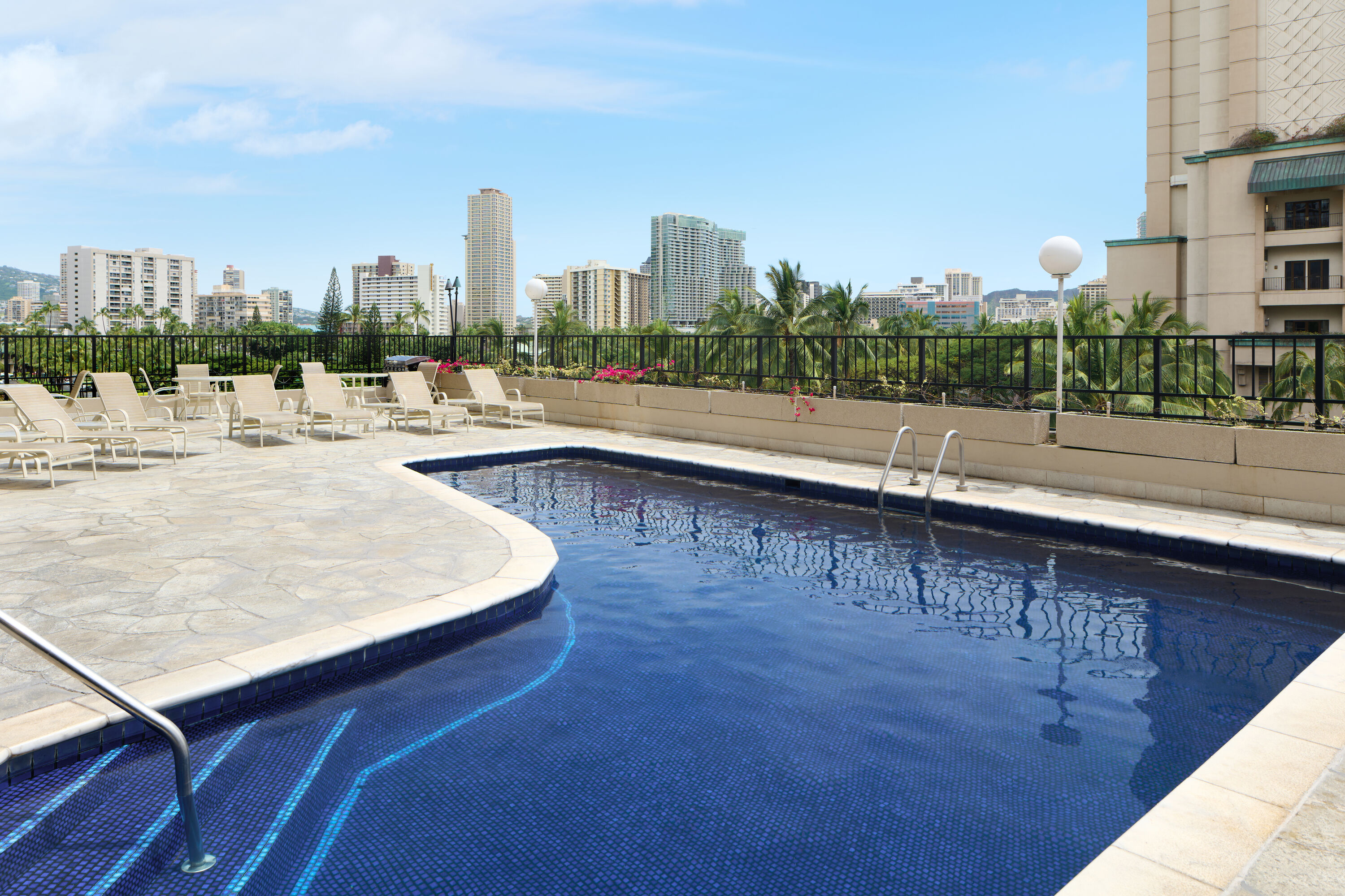 Aqua Palms Waikiki | Go Hawaii