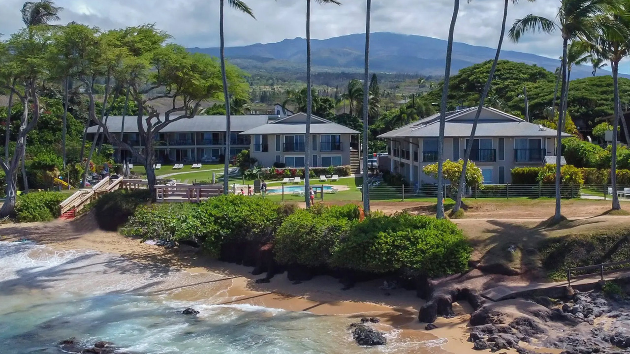 CASTLE Nāpili Surf Beach Resort | Go Hawaii