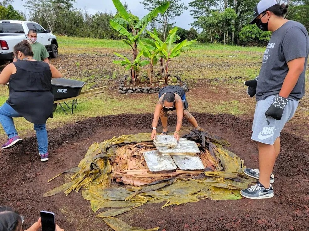 Imu Mea ʻAi Food Tour Hawaii | Go Hawaii